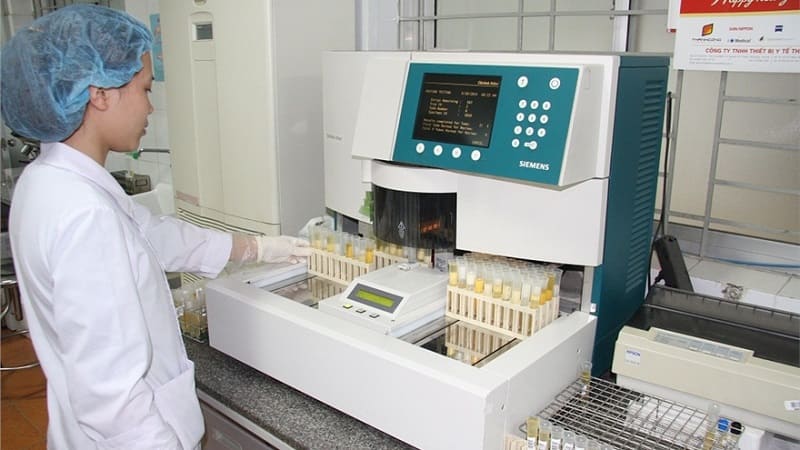 6 lưu ý khi sử dụng máy xét nghiệm nước tiểu - Vinatac